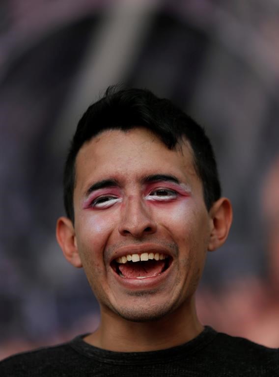 Controversial Zapata painting will stay on display in Mexico