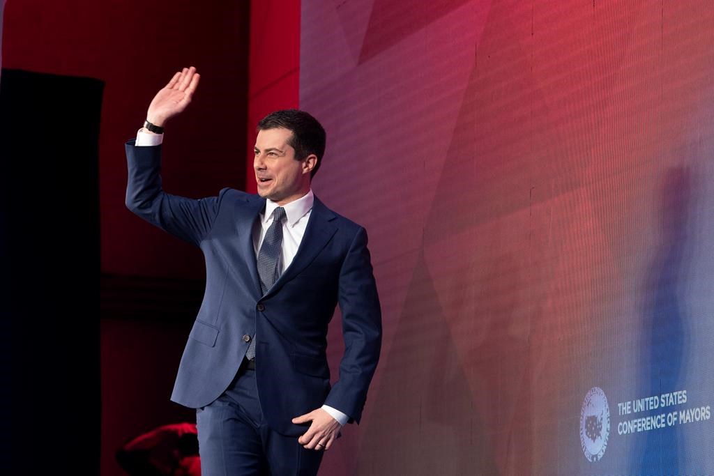 Buttigieg seeks validation from gathering of mayoral peers