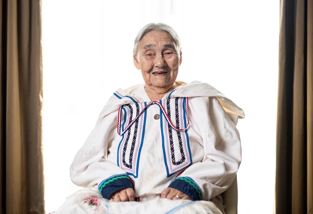 Inuk elder honoured for helping the home front during Second World War