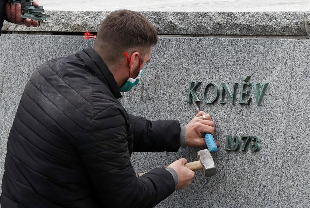 Russia aims to prosecute destruction of war monuments abroad