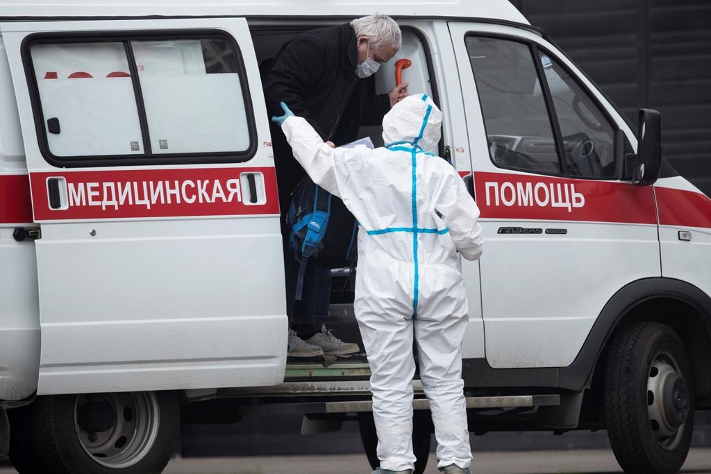 Russian doctors, nurses face more risks as virus cases grow
