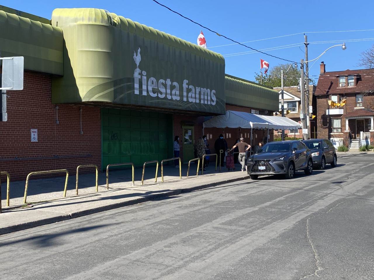 Fiesta Farms closes as employee tests positive for coronavirus