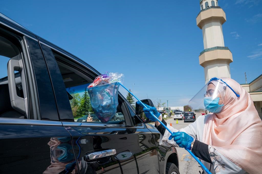 Mississauga mosque celebrates socially distant Eid with drive-thru gift ...