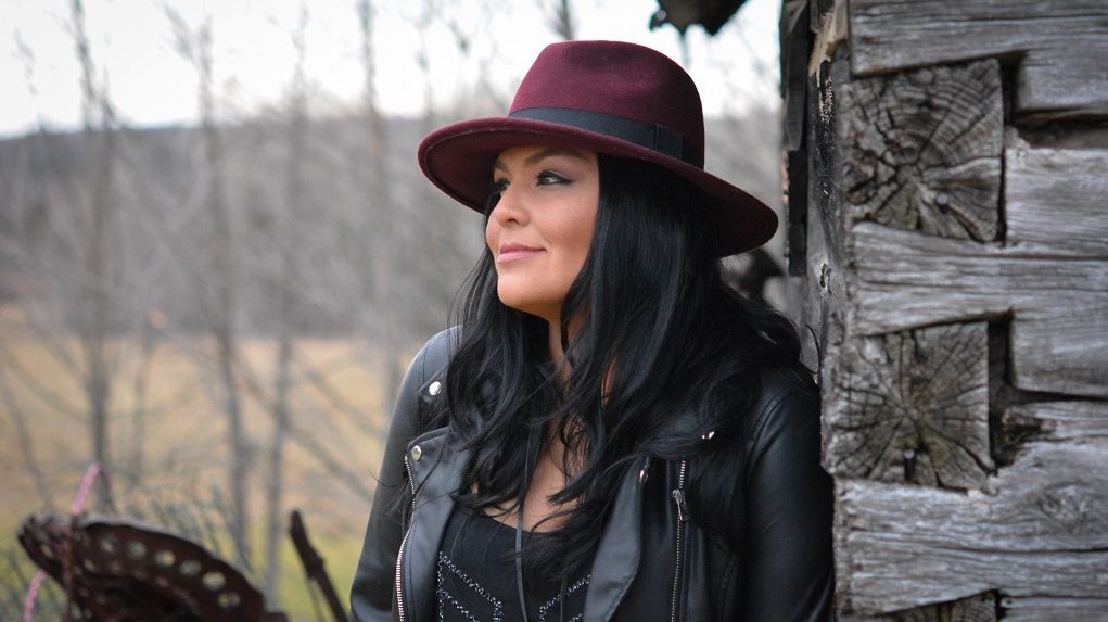 'I'm just being me,' Crystal Shawanda says of her Indigenous roots ...