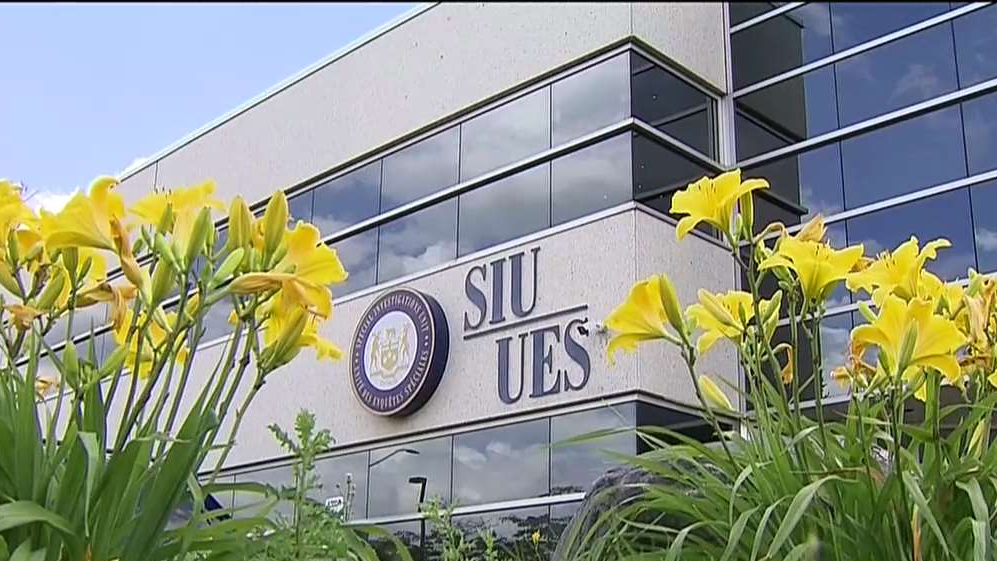 Toronto police officer charged with sexual assault, SIU says