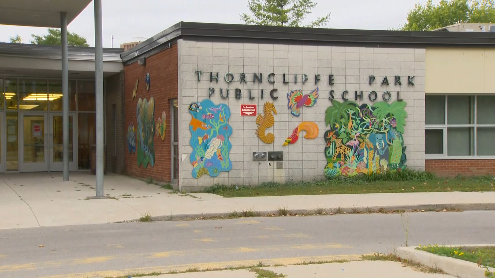 Thorncliffe Park PS remains closed as COVID-19 outbreak investigation ...