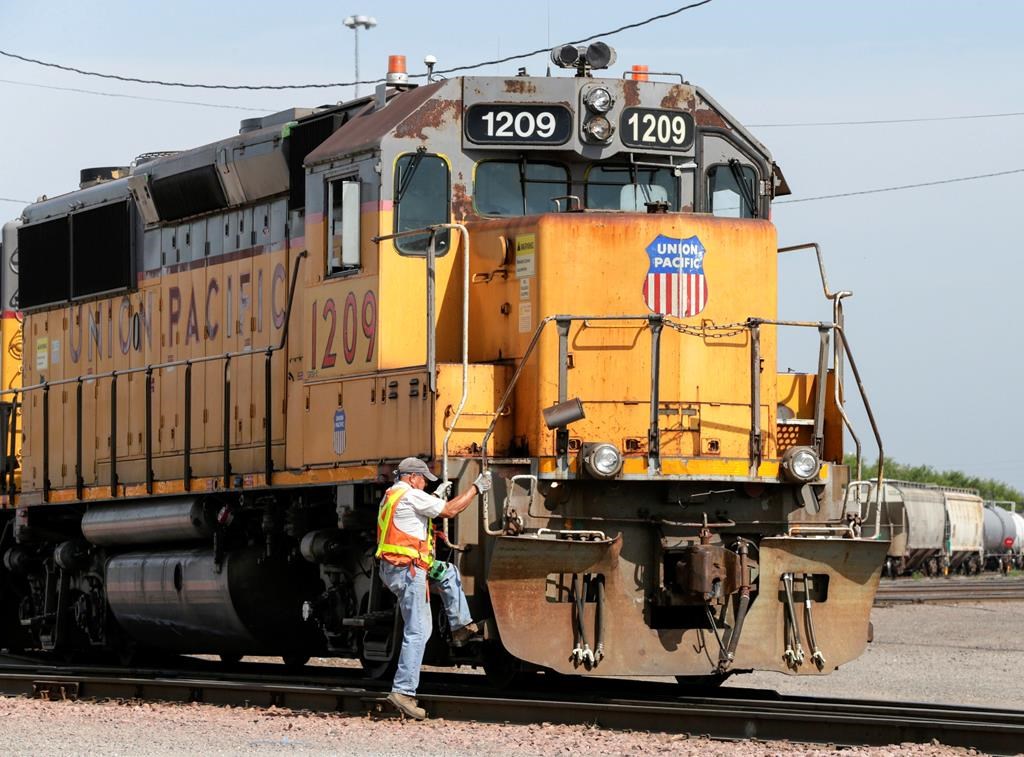 Regulators: key rail safety technology done before deadline