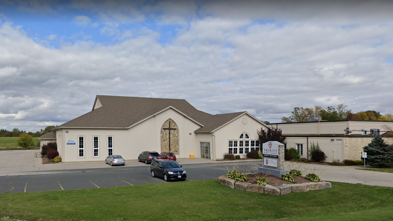 Waterloo-area church defies COVID lockdown, hosts in-person services again