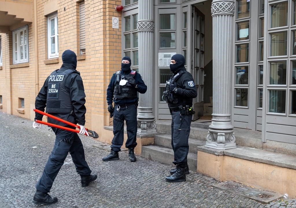 German police crack down on Berlin organized crime families