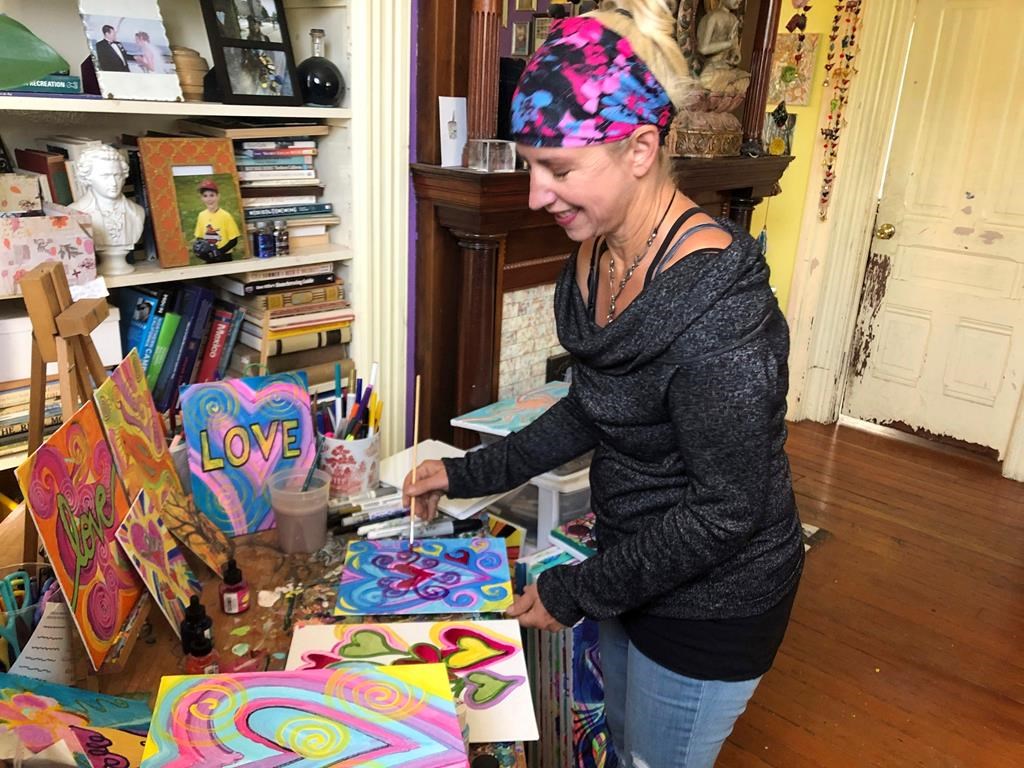 Bay Area artist spreads love, smiles through her 'heartwork'