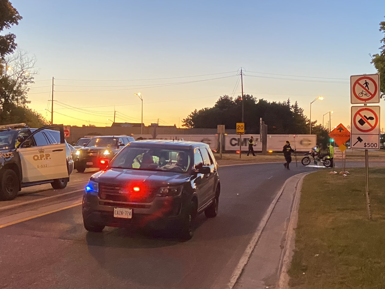 Motorcyclist airlifted to hospital after crash on Hwy. 401 near Oshawa