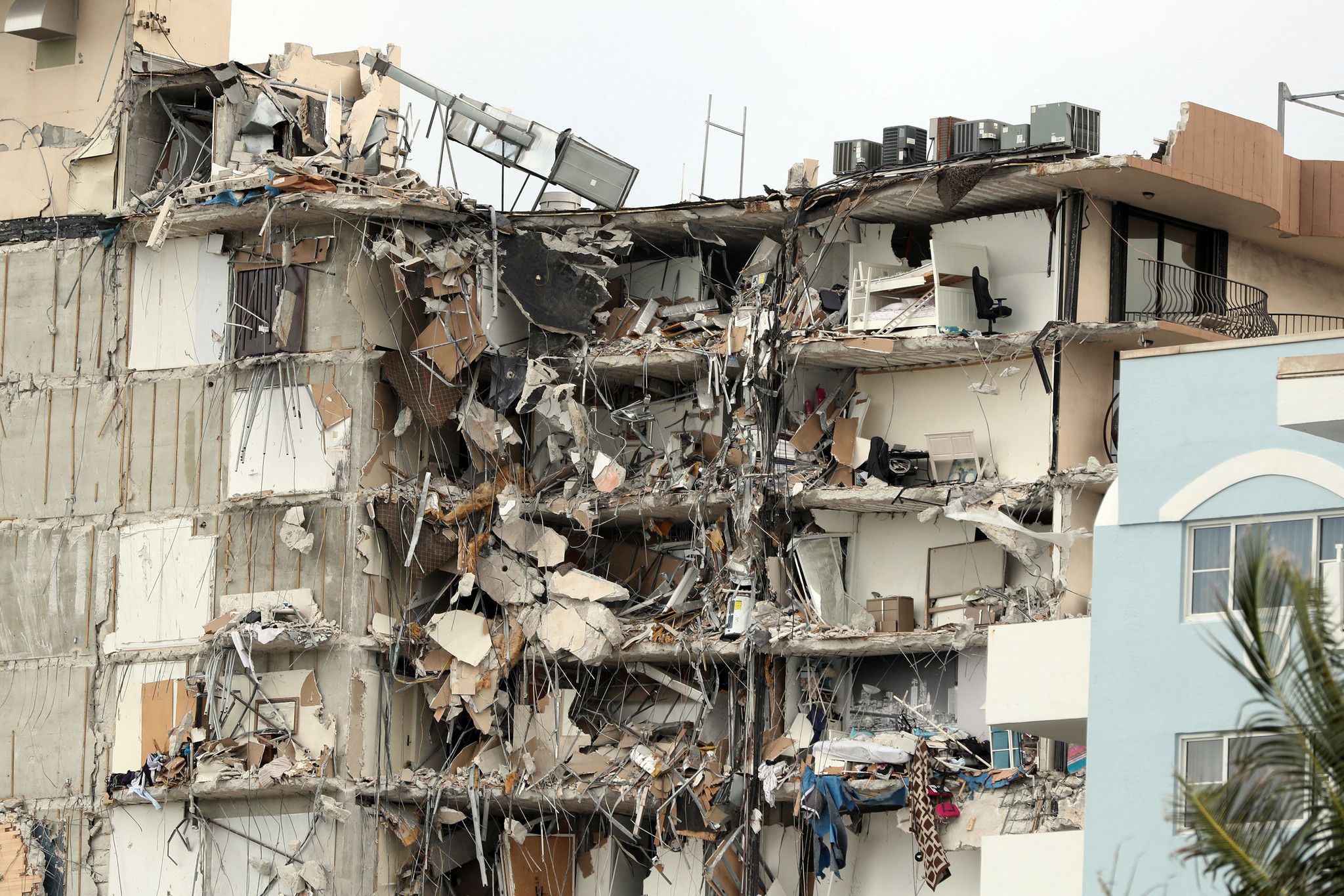 Nearly $1B tentative settlement in Florida condo collapse