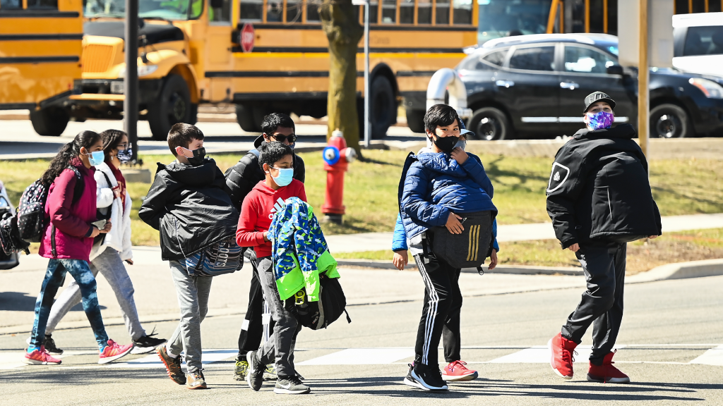 Ontario releases back-to-school plan: Masking, cohorts in place ...
