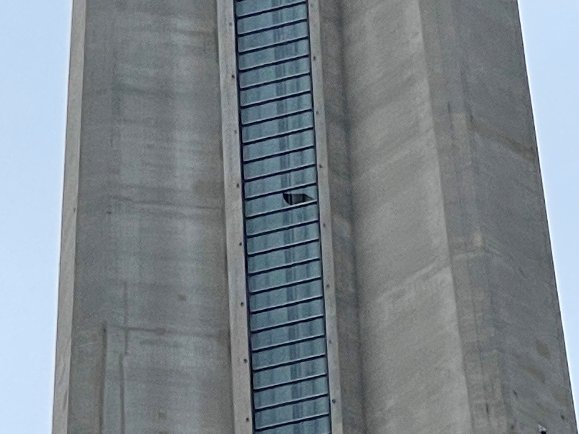 No injuries after glass falls from CN Tower
