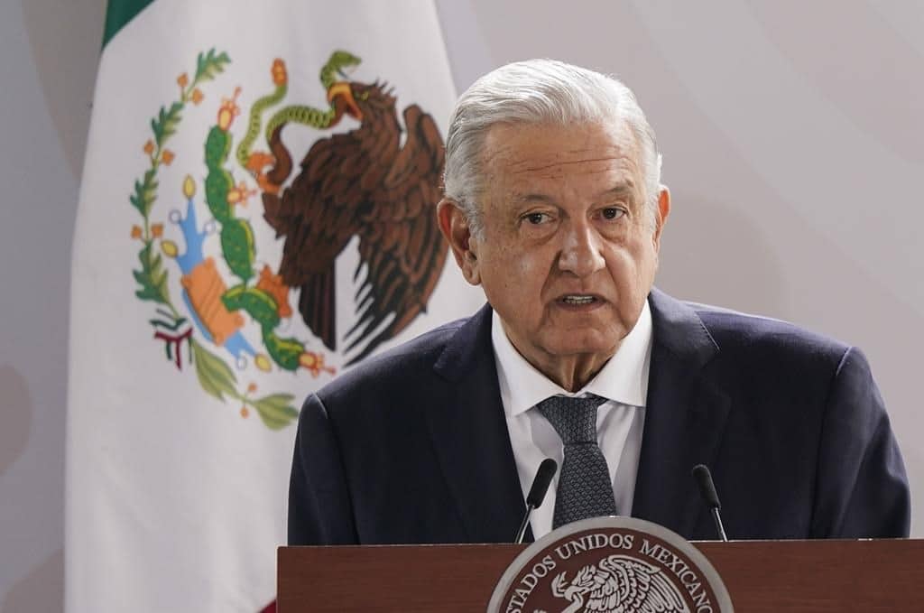 Mexican president expands criticism of local, foreign press