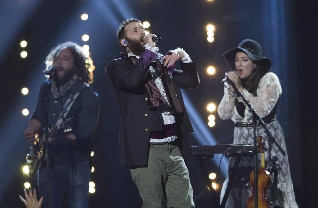 Strumbellas lead singer Simon Ward steps away from microphone for new ...