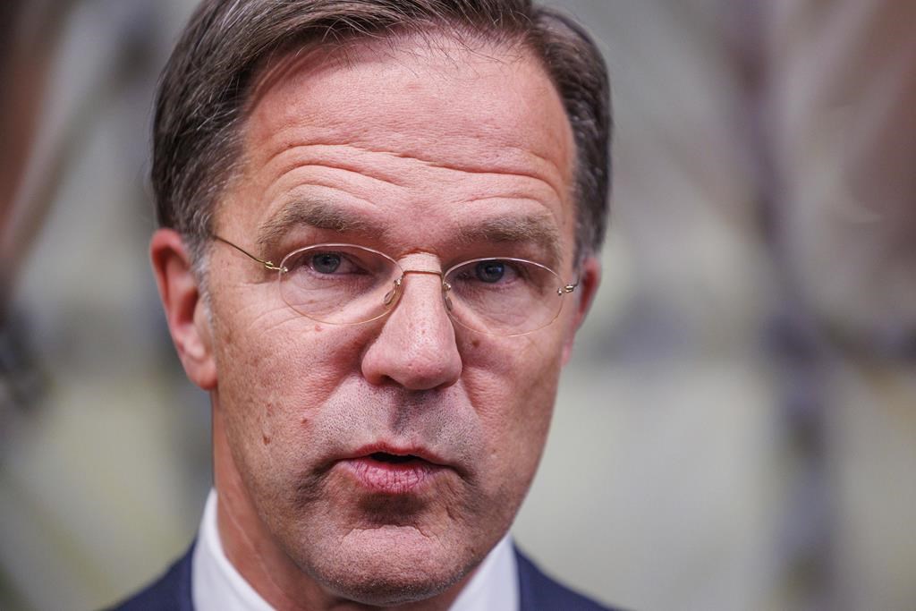 Dutch prime minister apologizes to Srebrenica peacekeepers