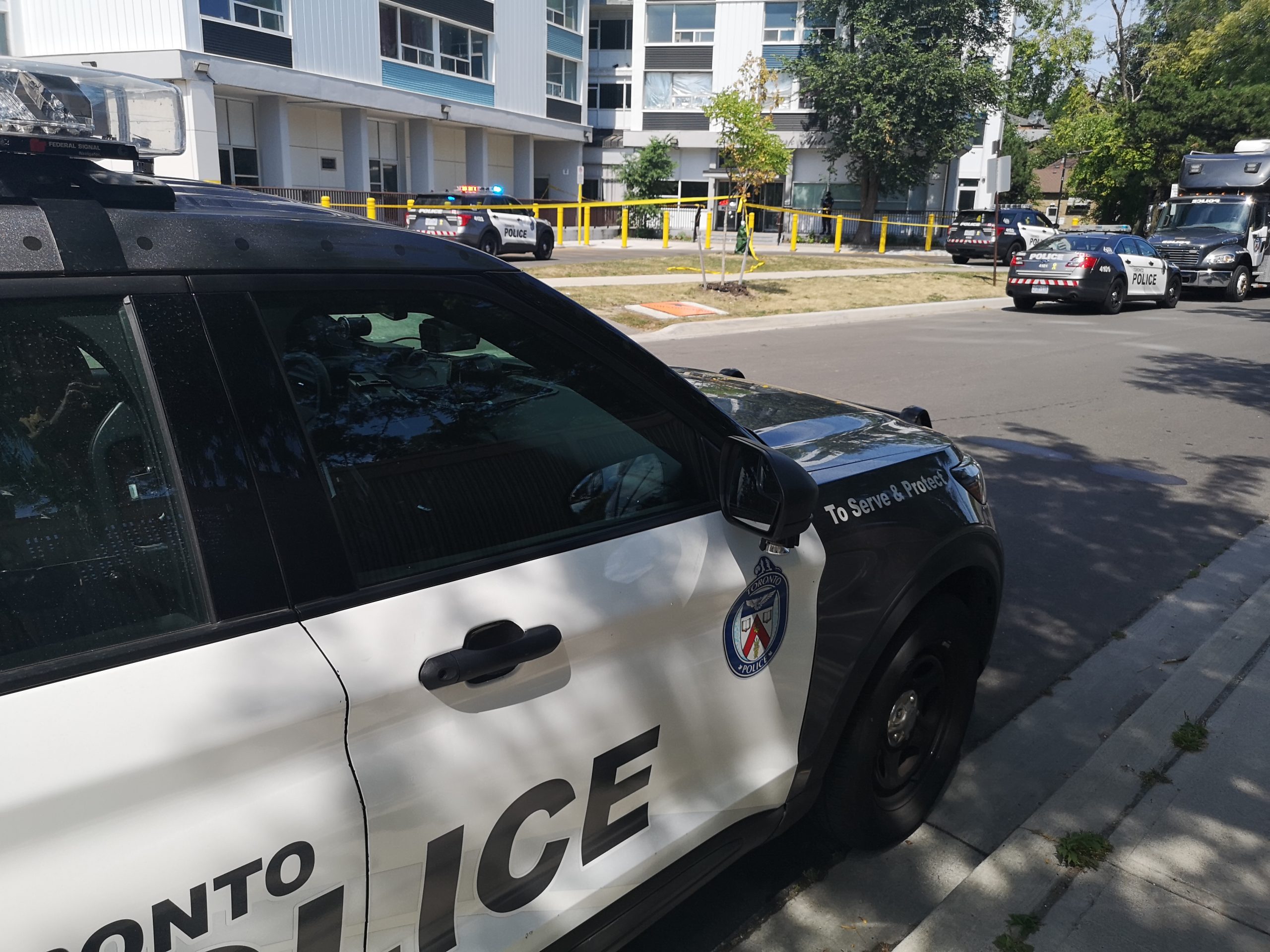 Man killed after being stabbed inside building lobby