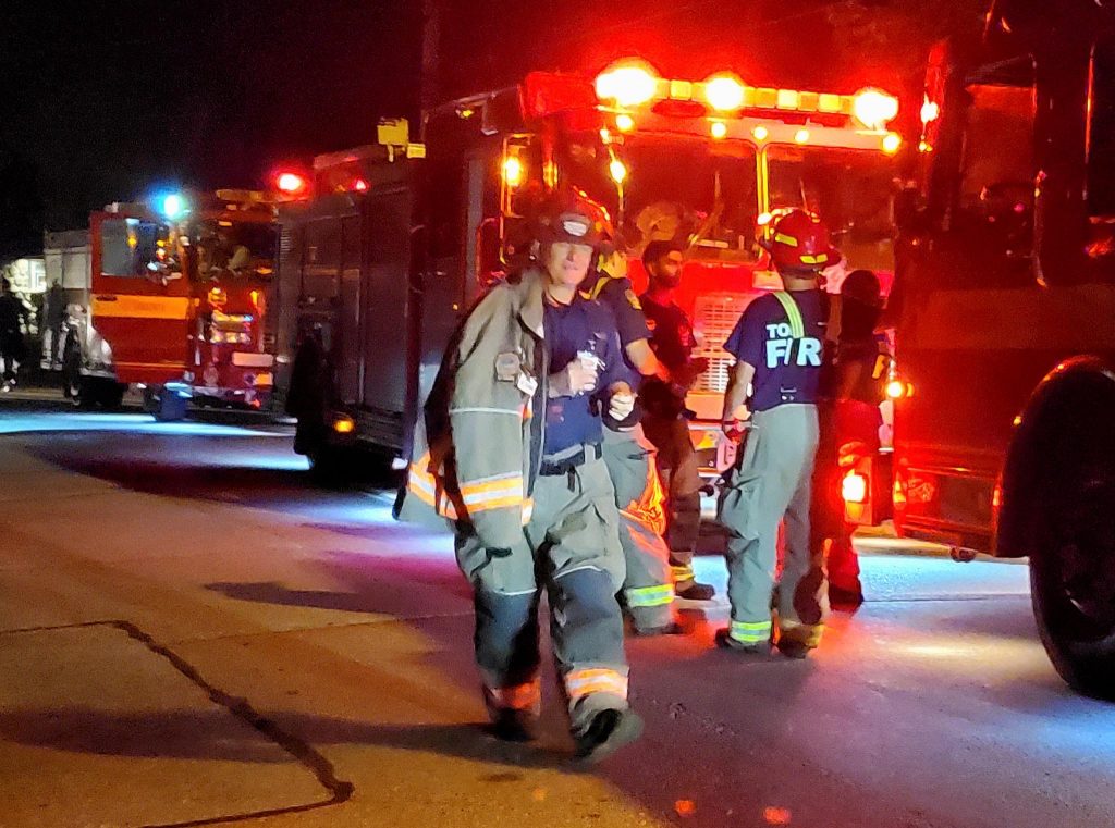 2 rescued after getting trapped on Scarborough Bluffs trail