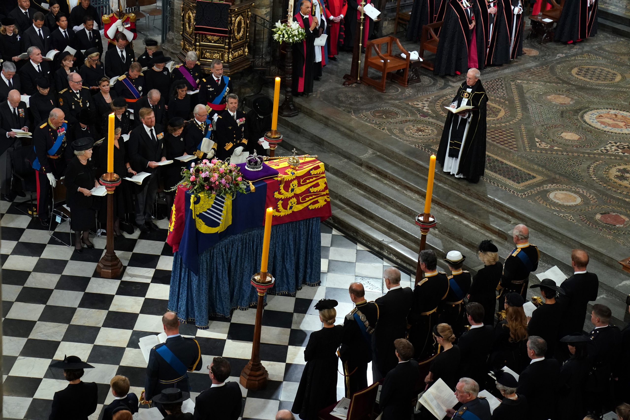 In homes and gatherings, Canadians watch London funeral for Queen Elizabeth