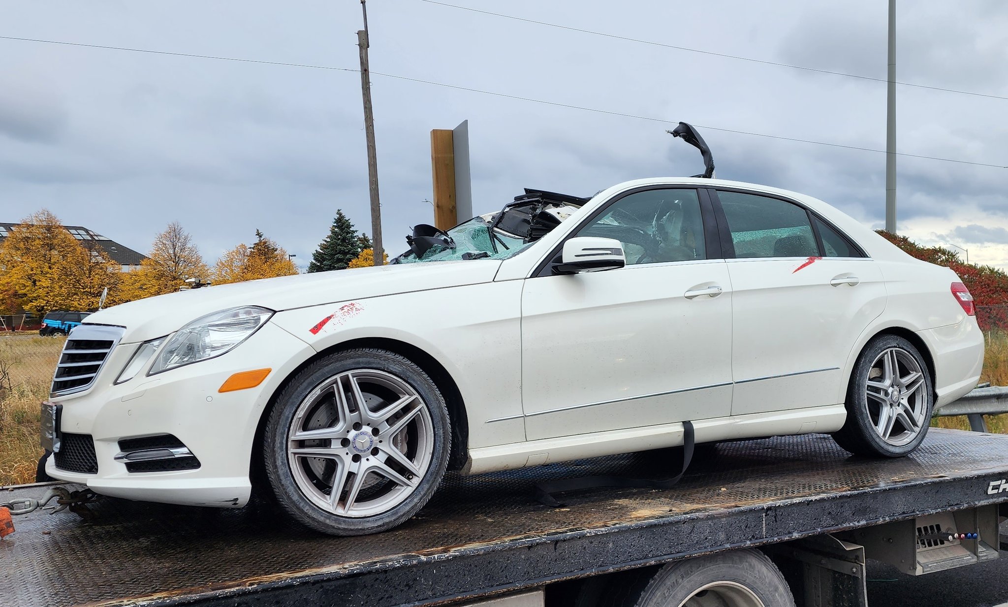 Man, 77, killed after wheel strikes vehicle on the QEW near Oakville