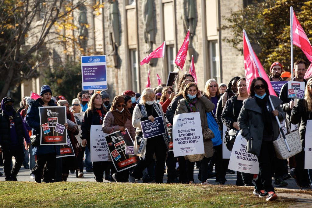 Majority of Ontarians say education should be an essential service ...