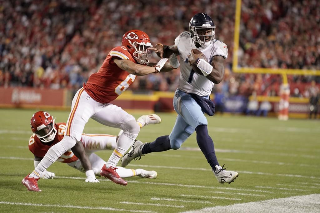 Mahomes helps Chiefs rally past Titans 20-17 in overtime
