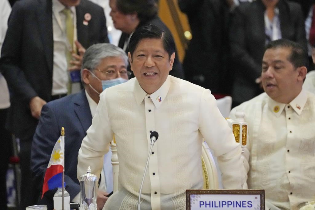 Philippine police: New drug crackdown leads to less killings
