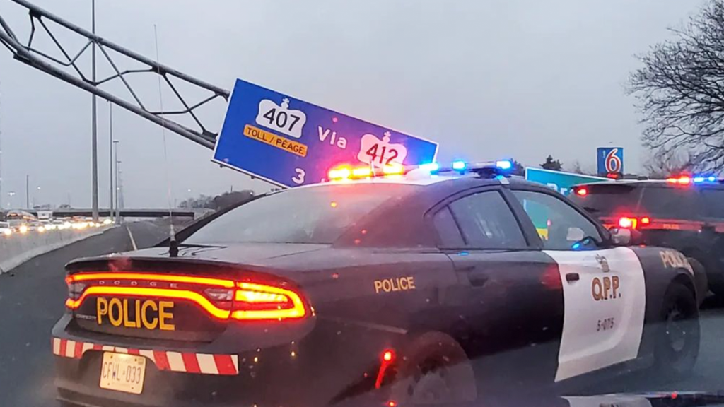 Hwy. 401 reopens in Whitby after overhead sign falls on highway