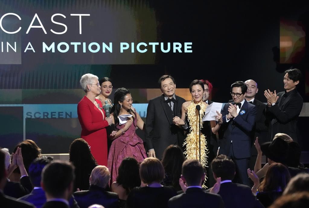 Ensemble, assemble! 'Everything' cast celebrates SAG triumph