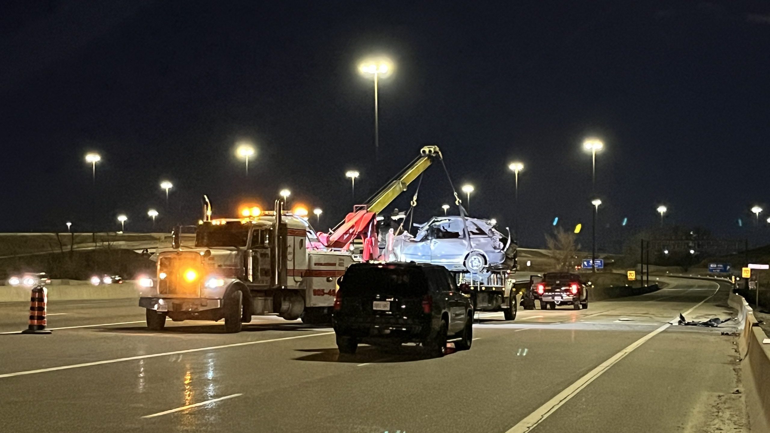 1 dead, 1 seriously injured in 2-vehicle crash in Brampton