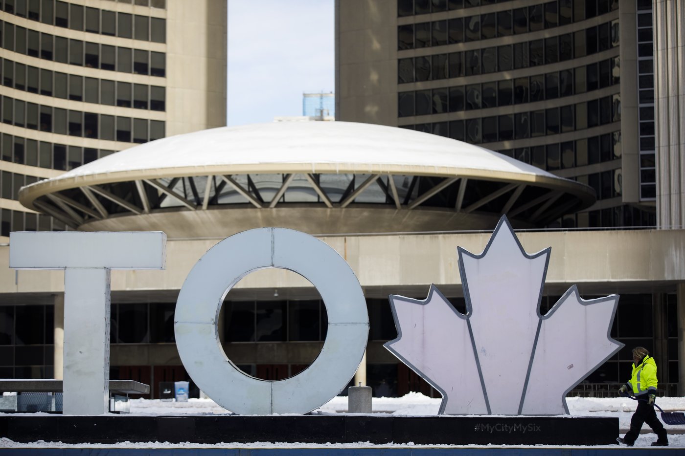 Two decades later, David Miller's 2003 win looms over Toronto mayoral race