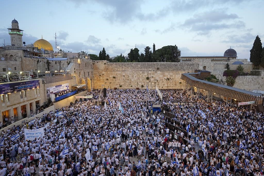 Israeli crowds chant racist slogans, taunt Palestinians during ...