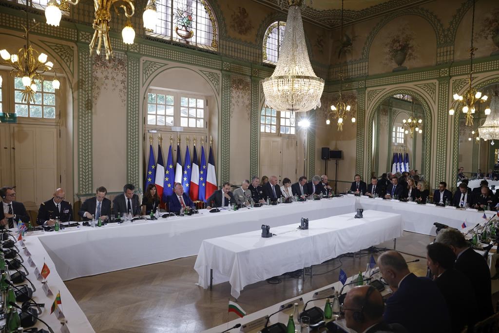 Macron urges Europe to develop its own air defense systems and not rely ...