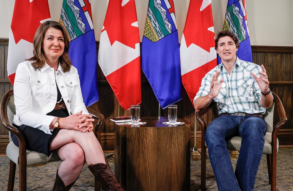 Prime Minister Justin Trudeau holds brief meeting with Alberta Premier ...