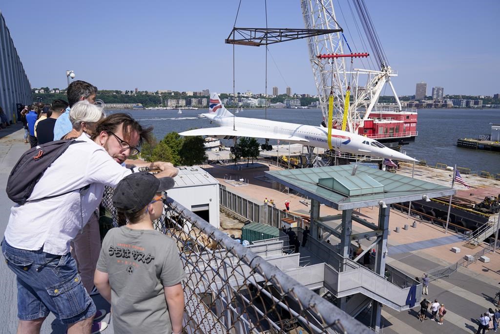 NYC museum's Concorde supersonic jet takes barge ride to Brooklyn for ...