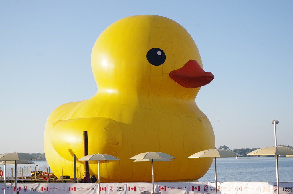 Weekend events include TIFF, Jurassic World Live, Mama Duck