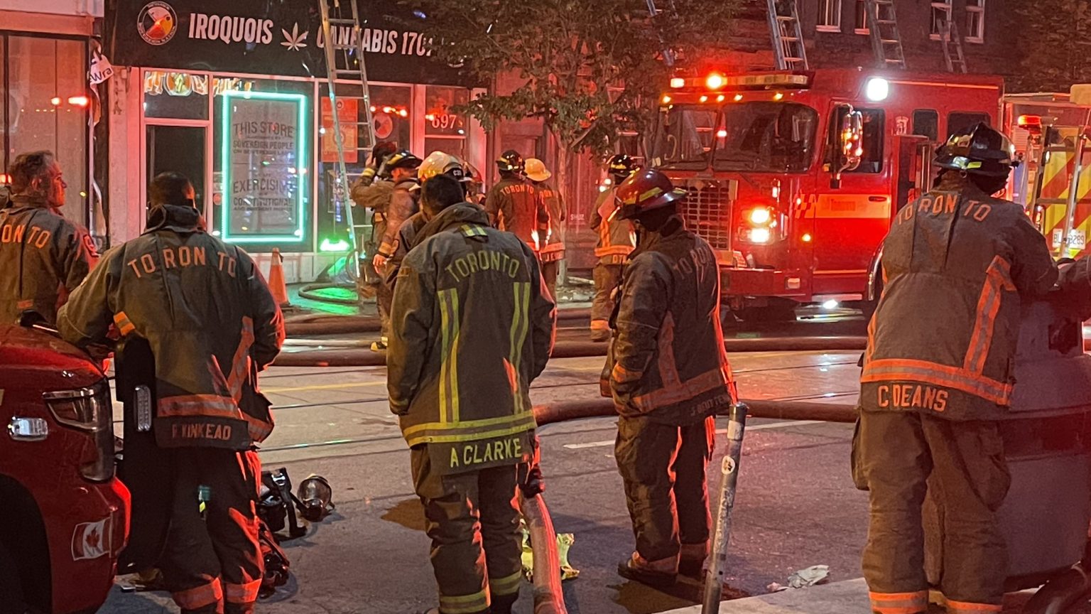 Toronto firefighter hurt as crews battle 4-alarm fire on Queen West