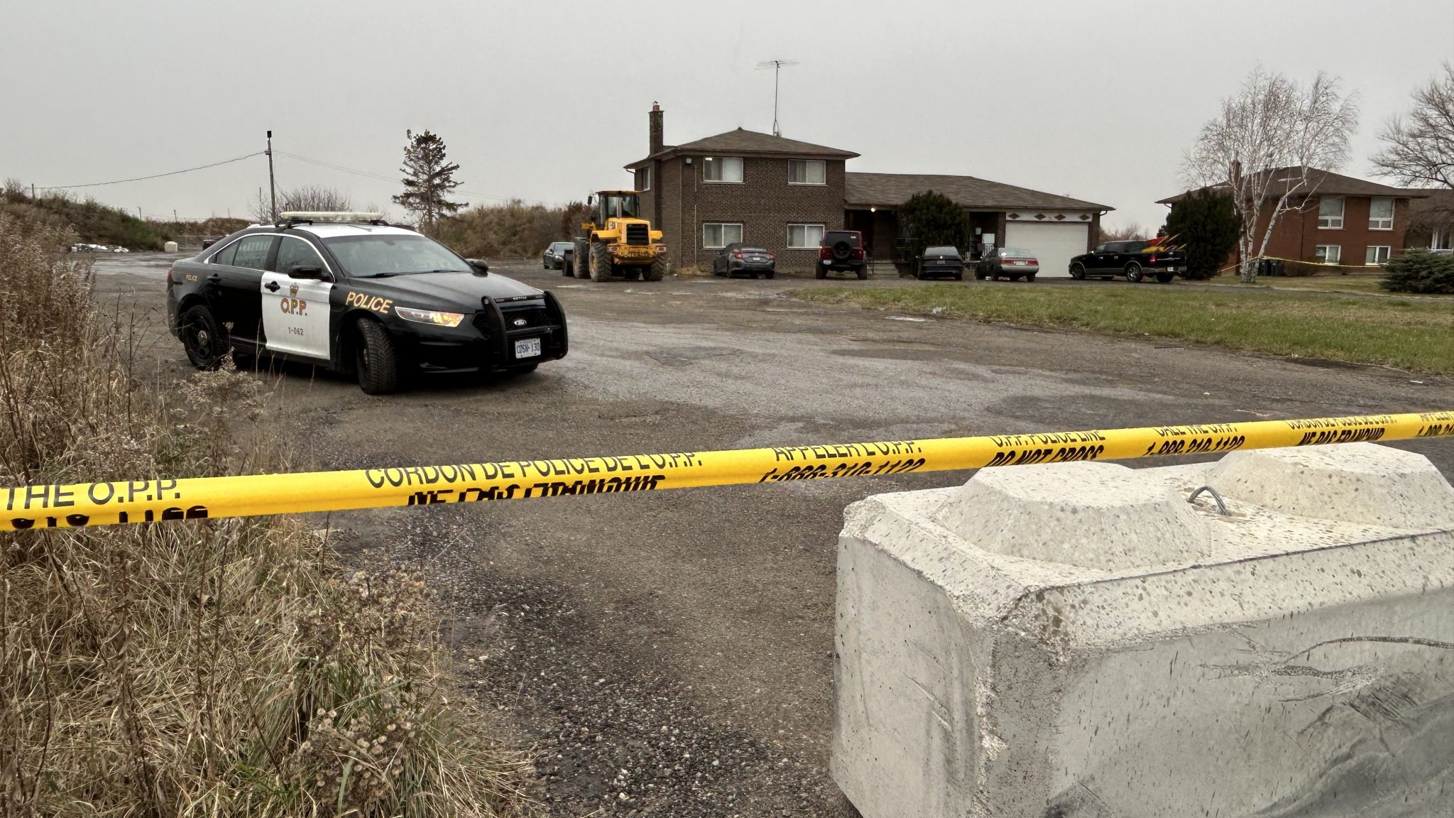 Police share suspect vehicle images in Caledon triple shooting