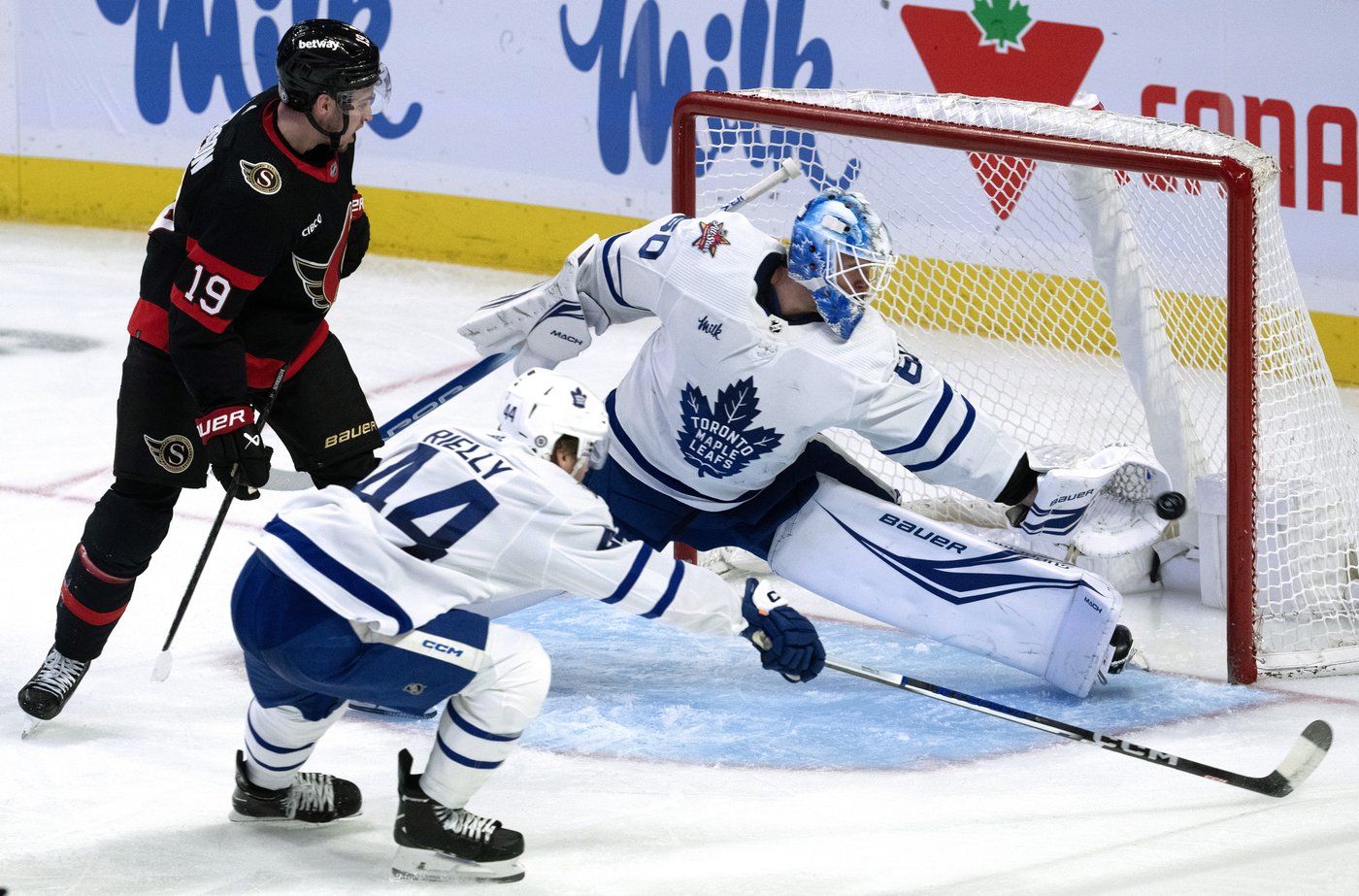 Maple Leafs beat Senators, lose Woll to injury