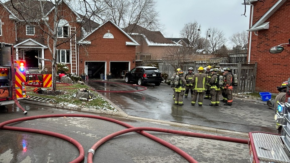 2 injured in Mississauga house fire