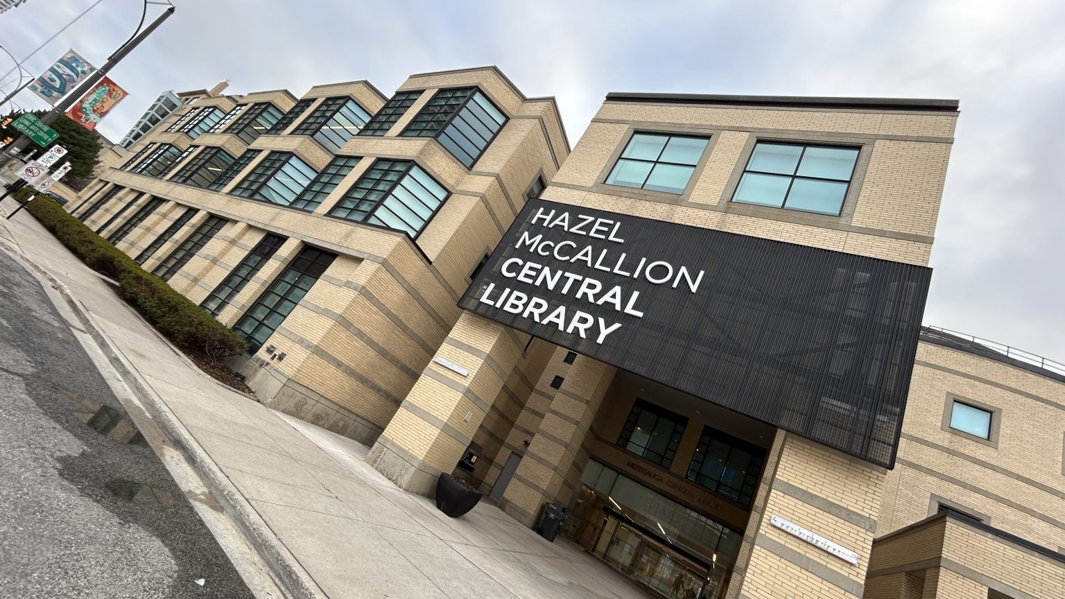 Man dead after fall inside Hazel McCallion Central Library