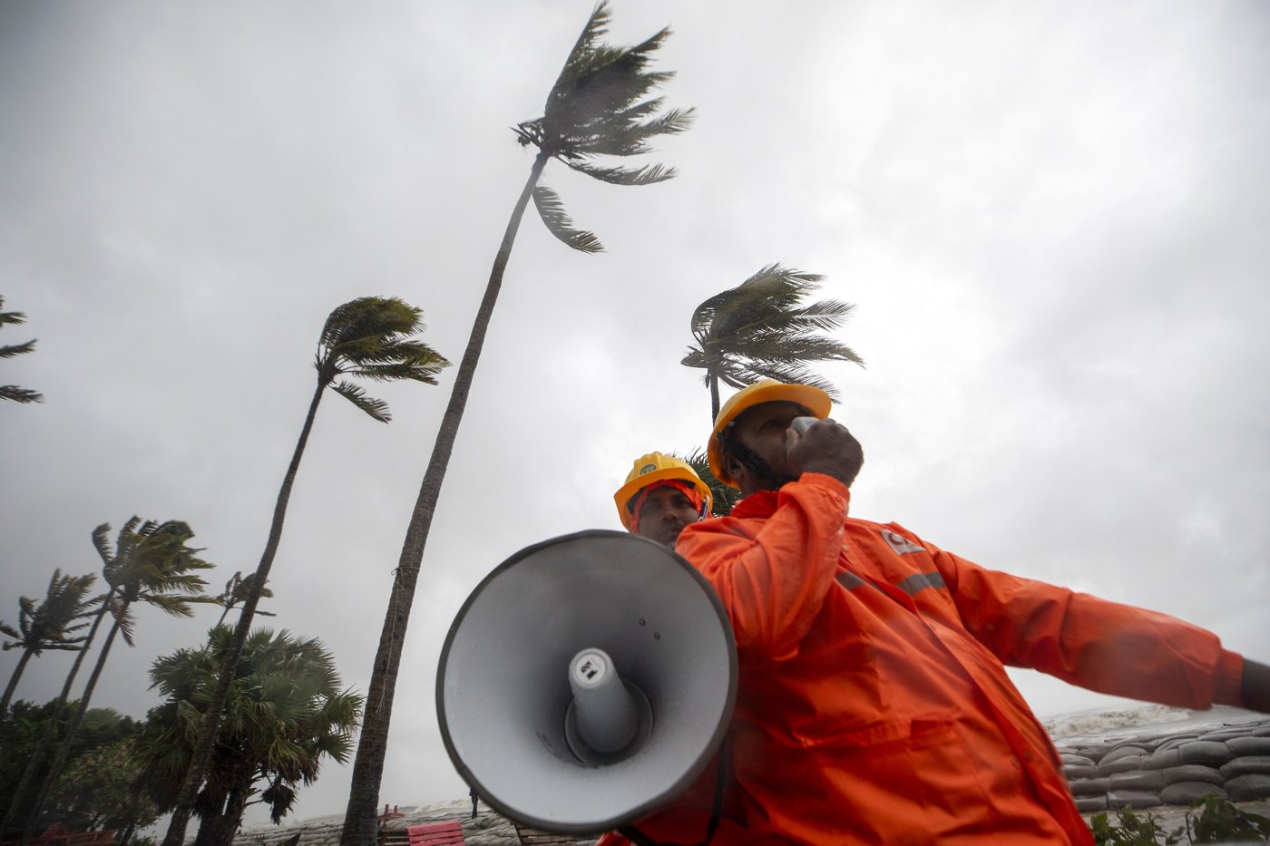 Bangladesh evacuates hundreds of thousands as a severe cyclone ...