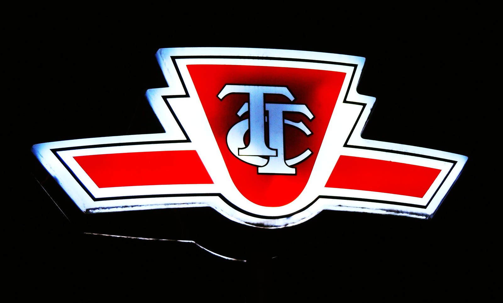 TTC workers vote in favour of ratifying agreement reached with transit ...