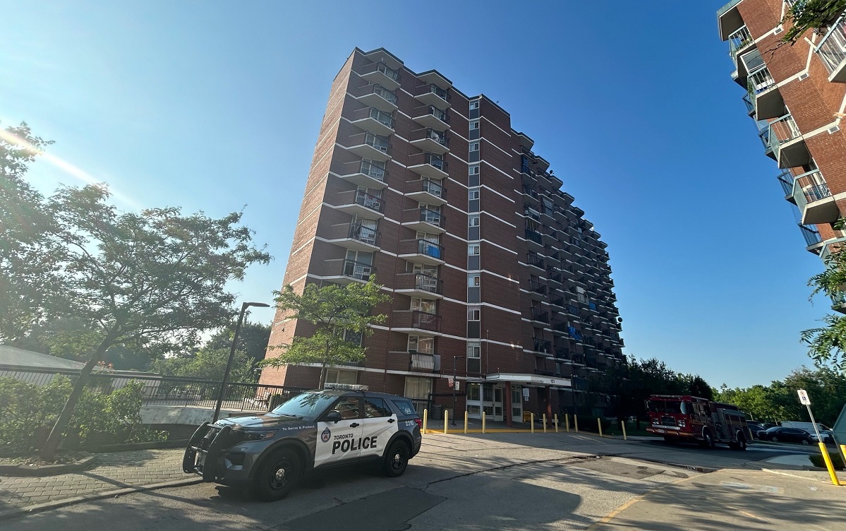 Man seriously injured after fire inside west-end Toronto apartment unit
