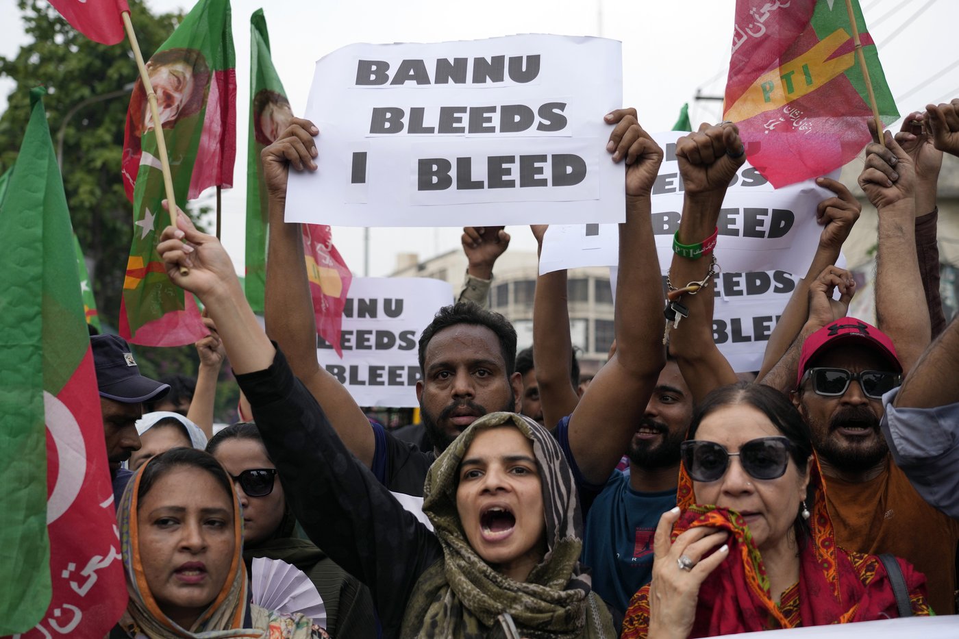 Pakistan police raid former Prime Minister Imran Khan's party office ...