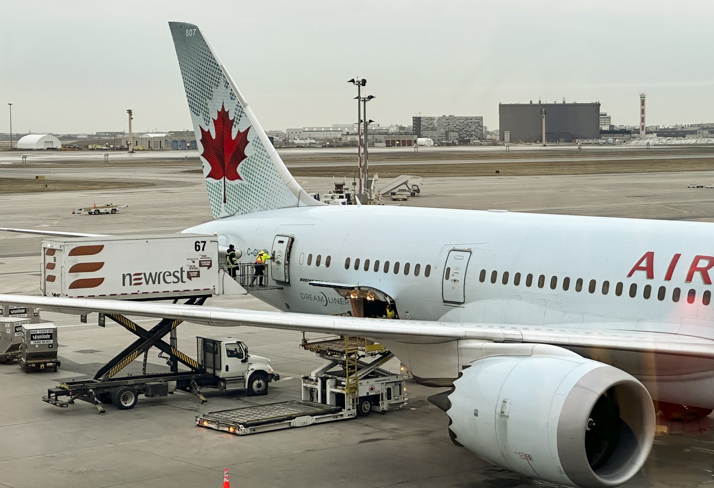Air Canada cuts 2024 forecast amid tough competition, excess capacity
