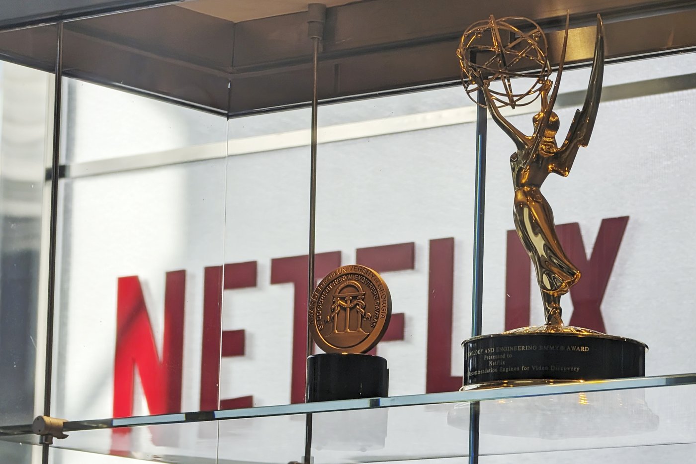 Netflix's subscriber and earnings growth gather more momentum as ...