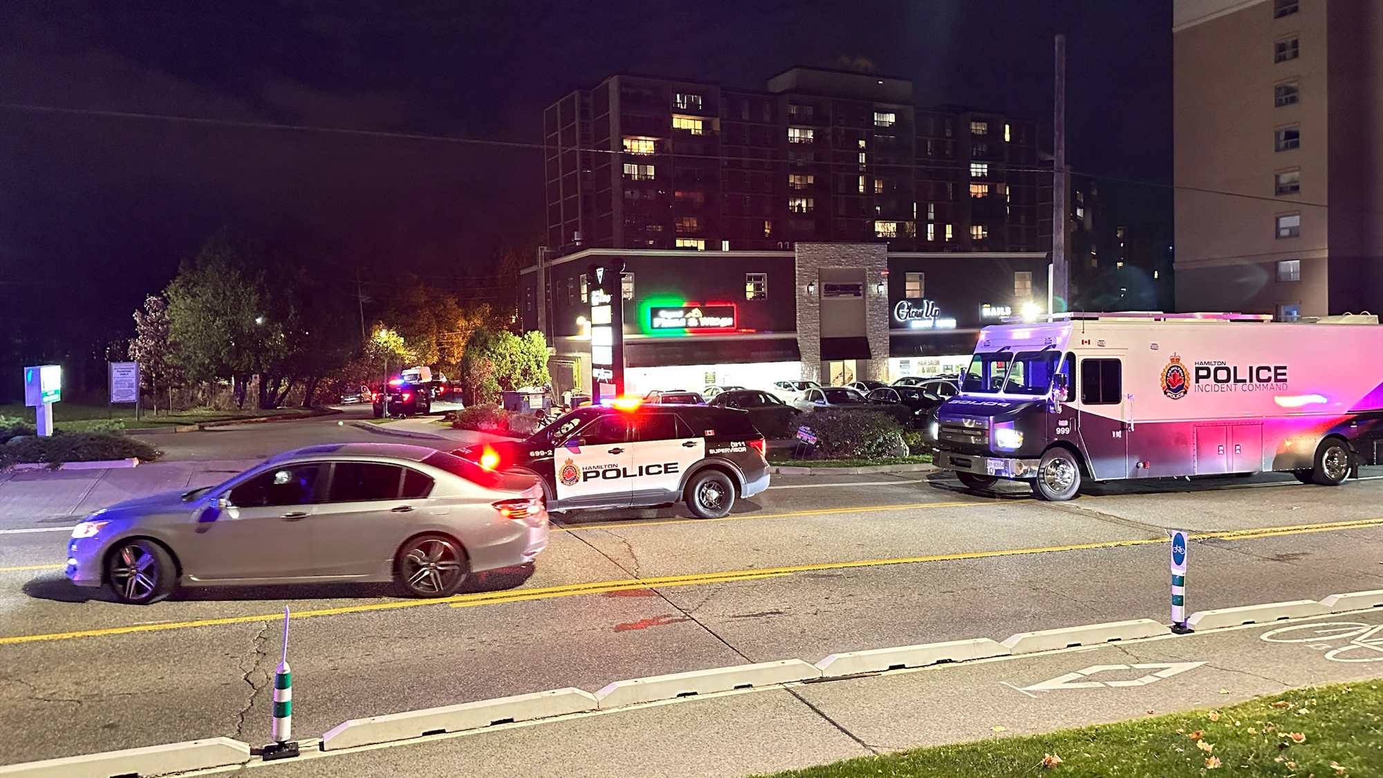 SIU investigating after a man and a Hamilton police officer seriously ...