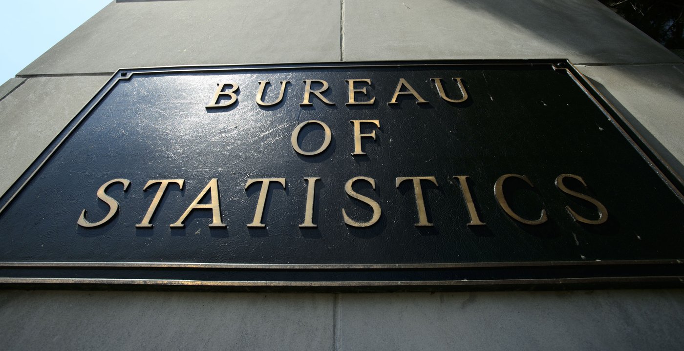 As inflation ticks lower to 1.8% in December, economists expect further ...